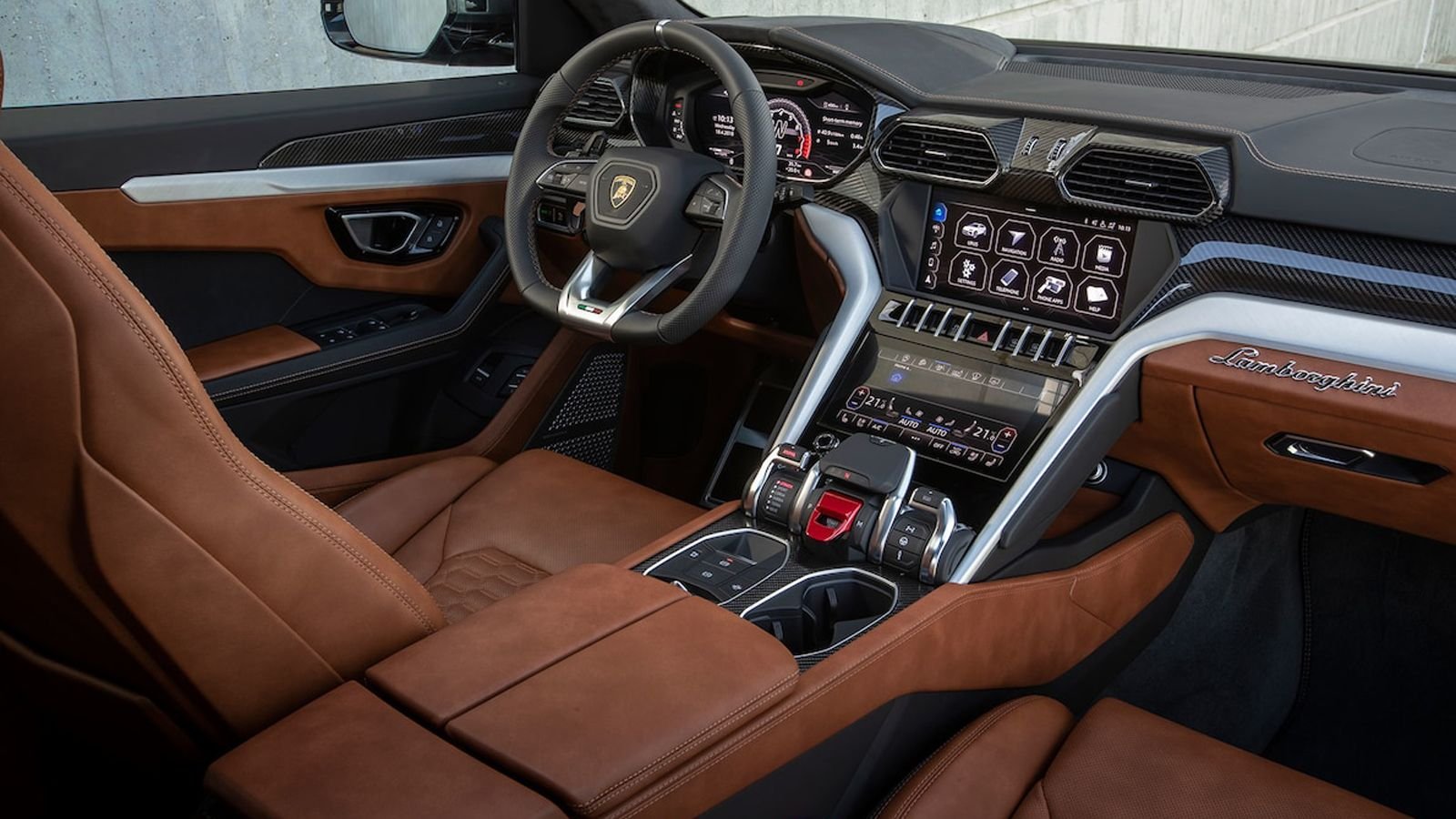 2019 Urus Truck Takes First Drive | 6speedonline