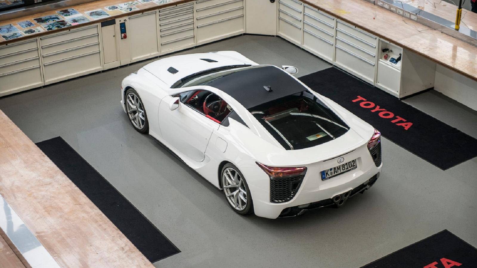 Servicing a Lexus LFA Is Incredibly Complicated and Fascinating | Clublexus