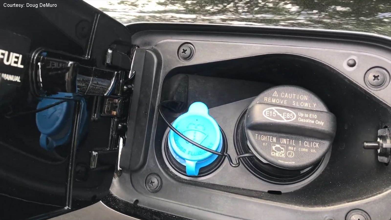 Daily Slideshow: 10 Coolest Unknown Features of the LFA | Clublexus