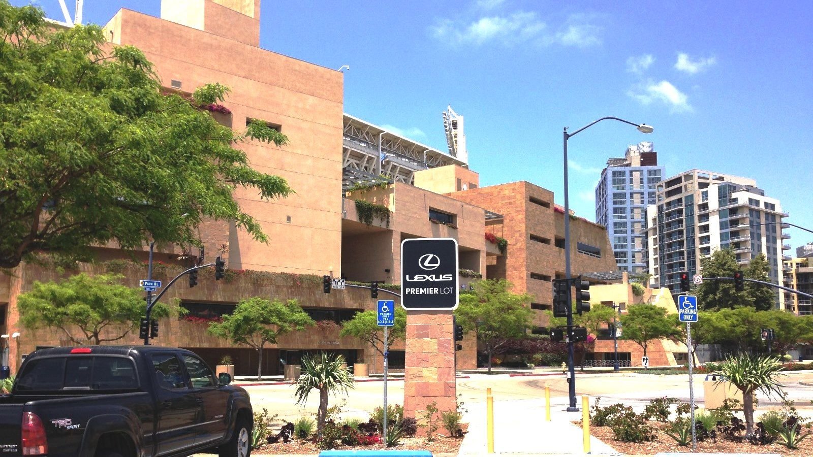 9 Perks of Living the Lexus Lifestyle | Clublexus