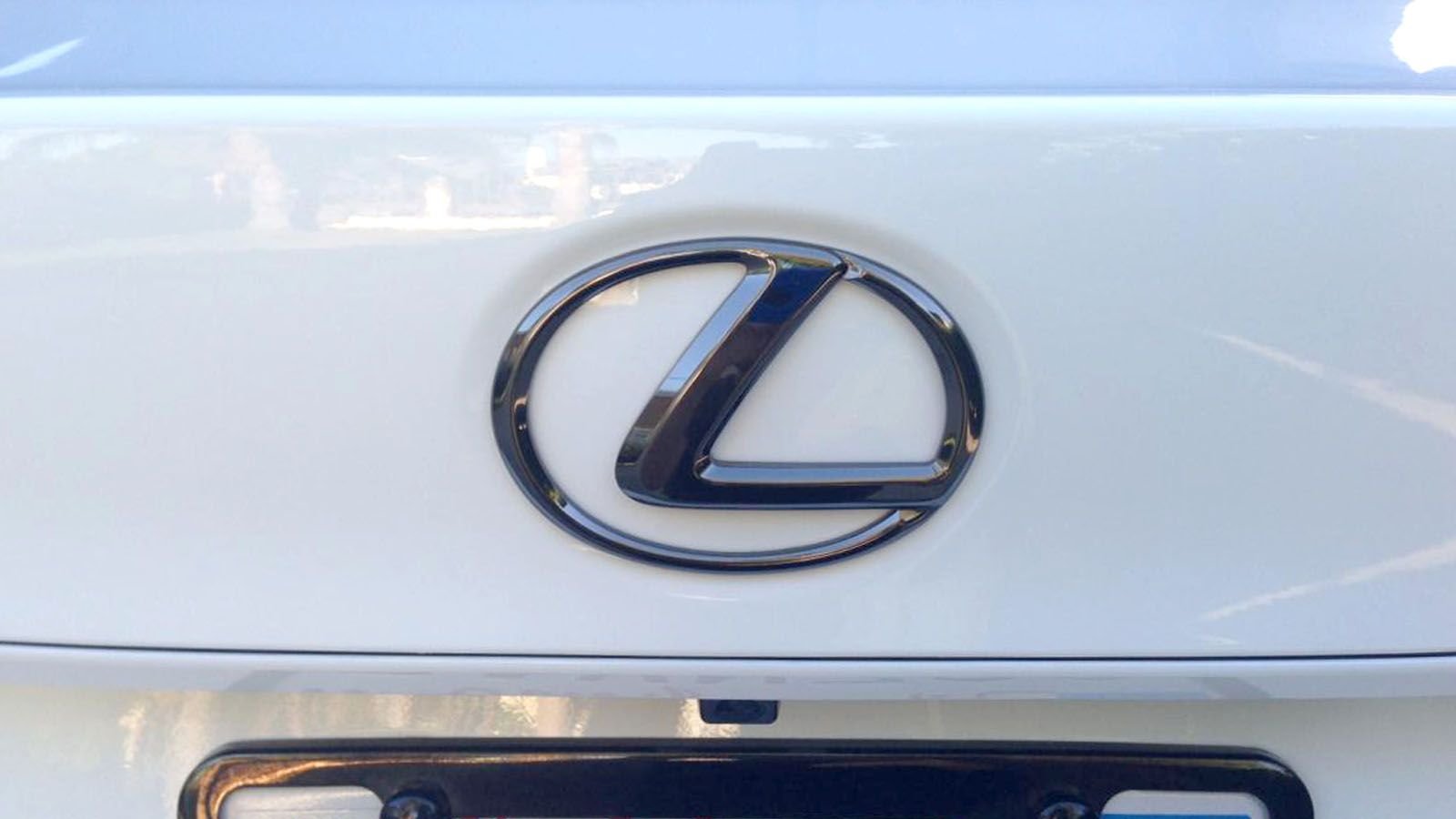 Lexus: How to Install Black Pearl Style Emblems | Clublexus