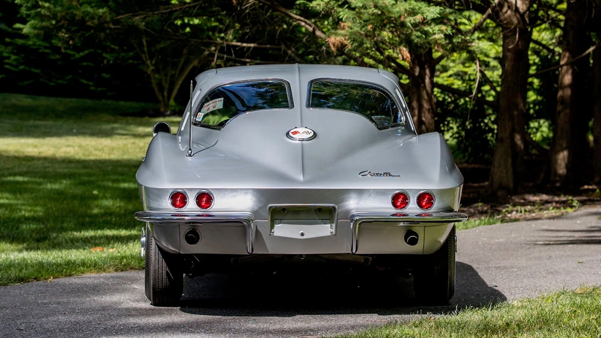 Gorgeous 1963 Corvette Is One Fine Example Of a Split-Window ...