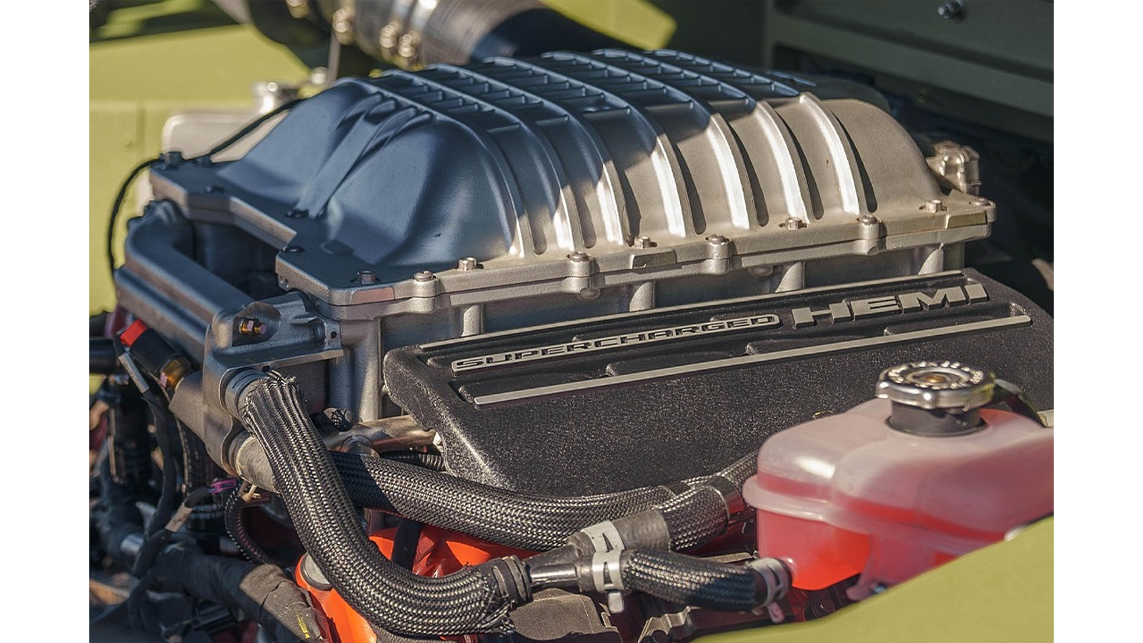 Insane Slammed 6x6 Humvee Comes With Hellcat Power | Dodgeforum