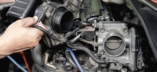 Engine Valves: What They Are and How to Free a Stuck Valve ...