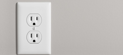 How to Wire Plug Outlets for 110v Electricity | DoItYourself.com