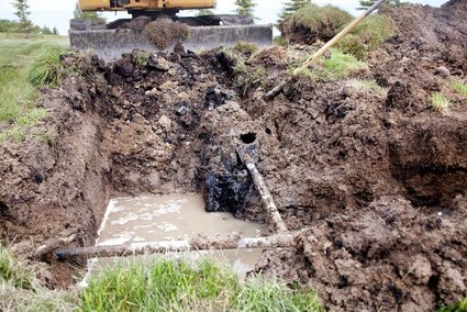 How to Make a Septic Tank Drain Field | DoItYourself.com