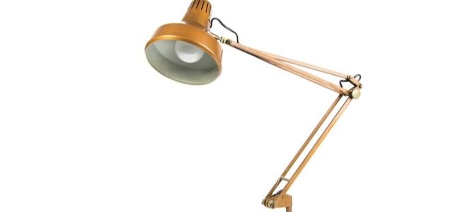 How to Replace a Lamp Socket | DoItYourself.com