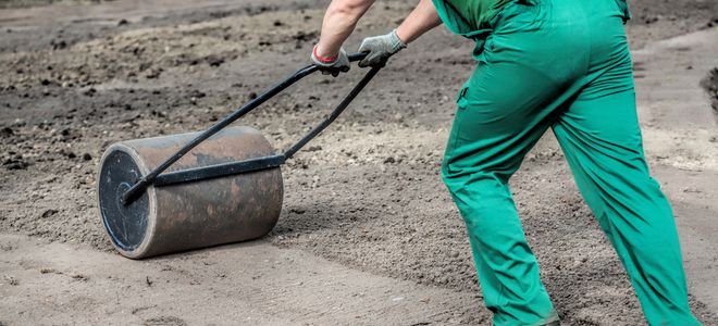 Picking the Best Lawn Rollers | DoItYourself.com
