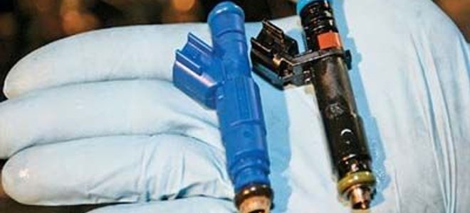 How to Remove a Diesel Fuel Injector | DoItYourself.com