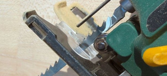 How to Cut Curves in Wood | DoItYourself.com