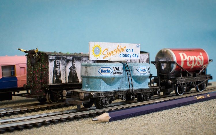 Urban Miniatures: Street Artists Turn a Gallery into a Diorama ...