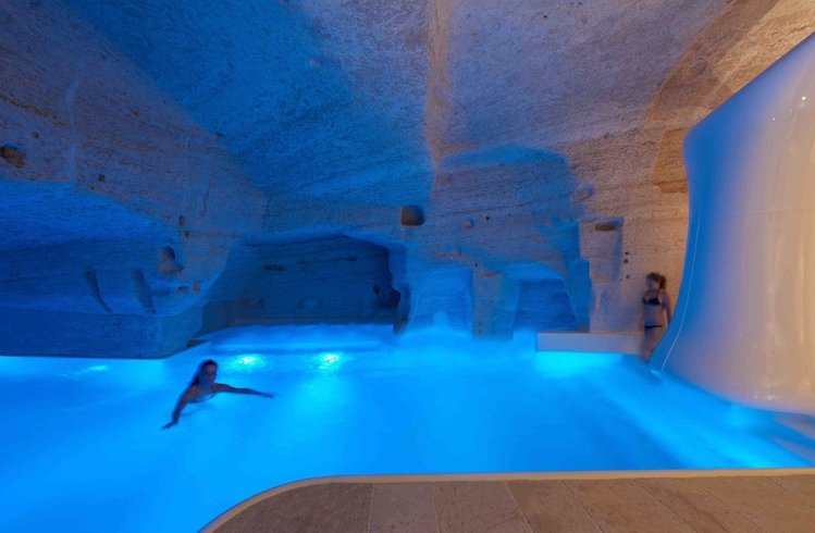 Ancient Cave Dwellings in Italy Transformed Into a Luxury Hotel and Spa ...
