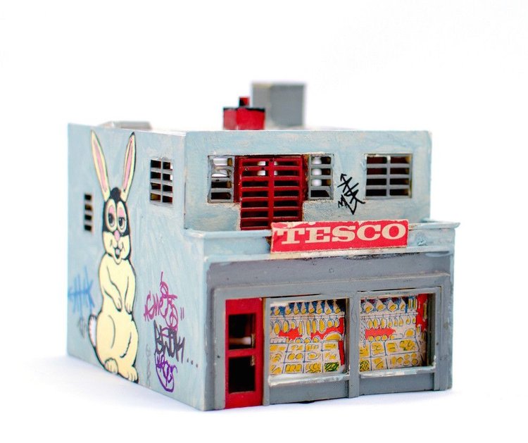 Urban Miniatures: Street Artists Turn a Gallery into a Diorama ...