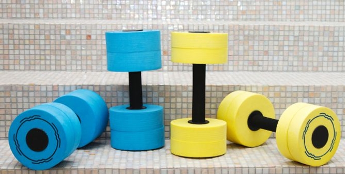 6 Upper Body Exercises With Water Weights / Fitness / Strength Training