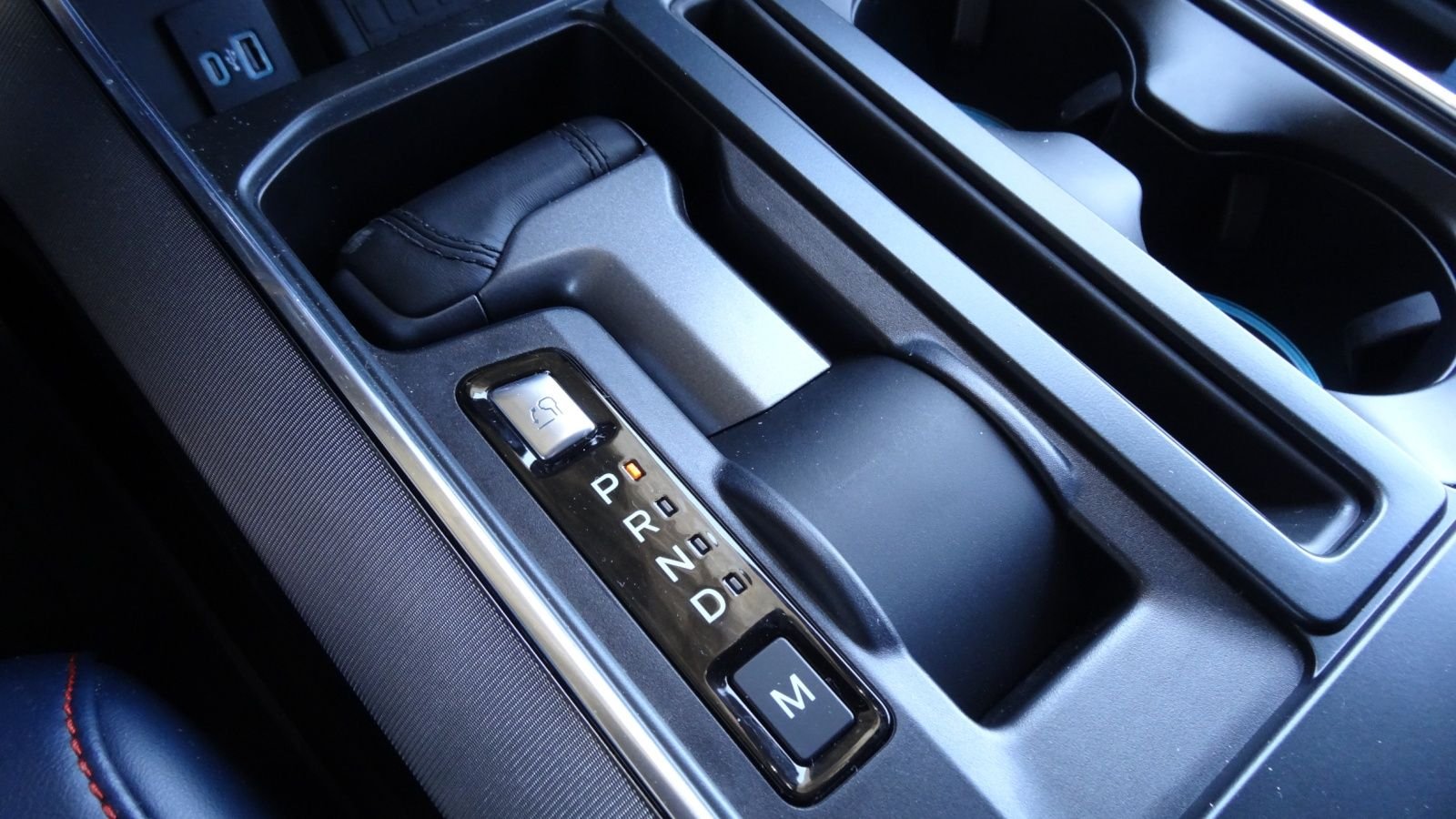 A Closer Look at the 2021 Ford Raptor | Ford-trucks