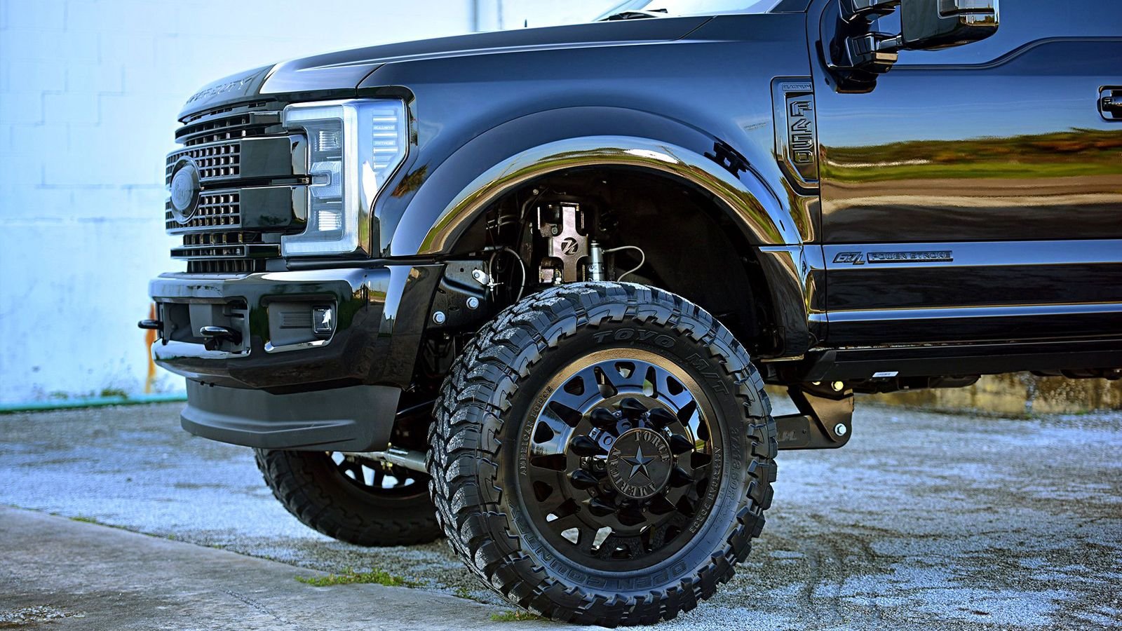 Lifted All Black Ford F-450 Looks Sinister | Ford-trucks