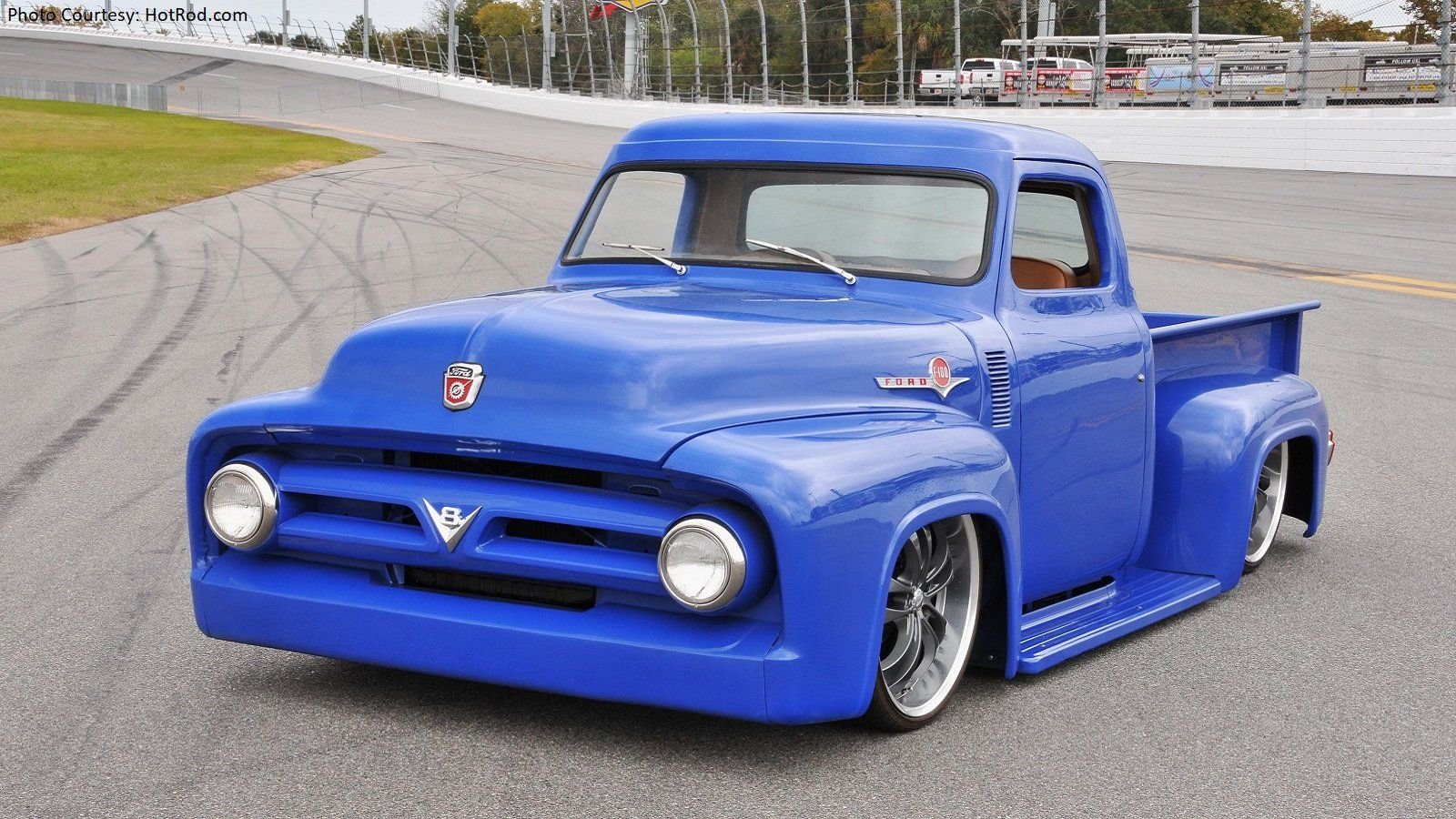 Stand Out Custom's 1954 F-100 | Ford-trucks