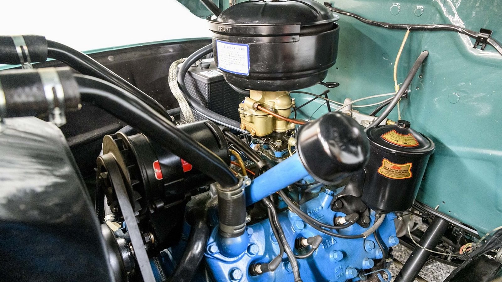 Immaculately Restored '52 Ford F2 Looks Too Good to Be True | Ford-trucks