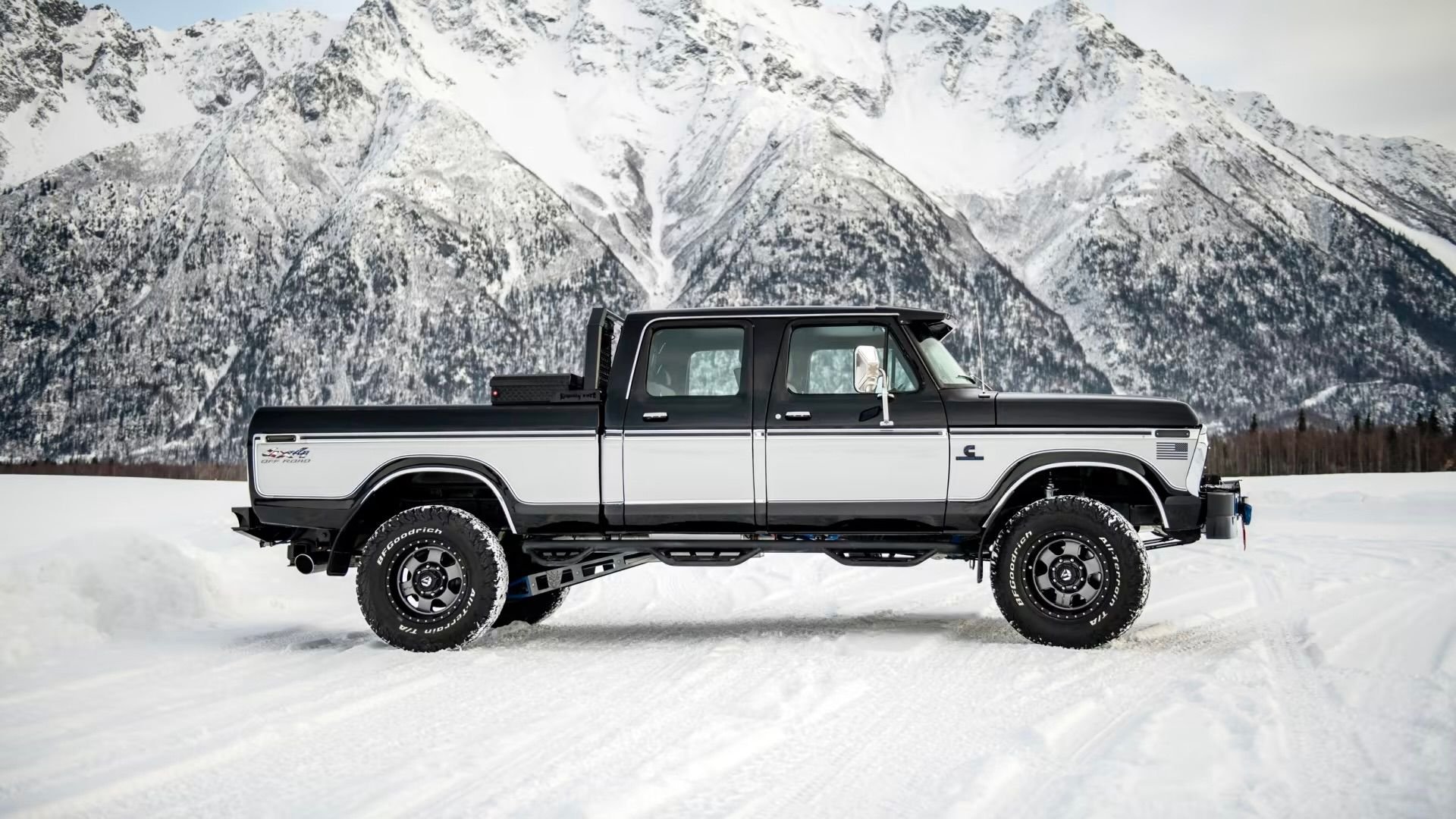 Amazing 1975 Ford F-250 Restomod Is a Transformers-Themed Veteran Build ...