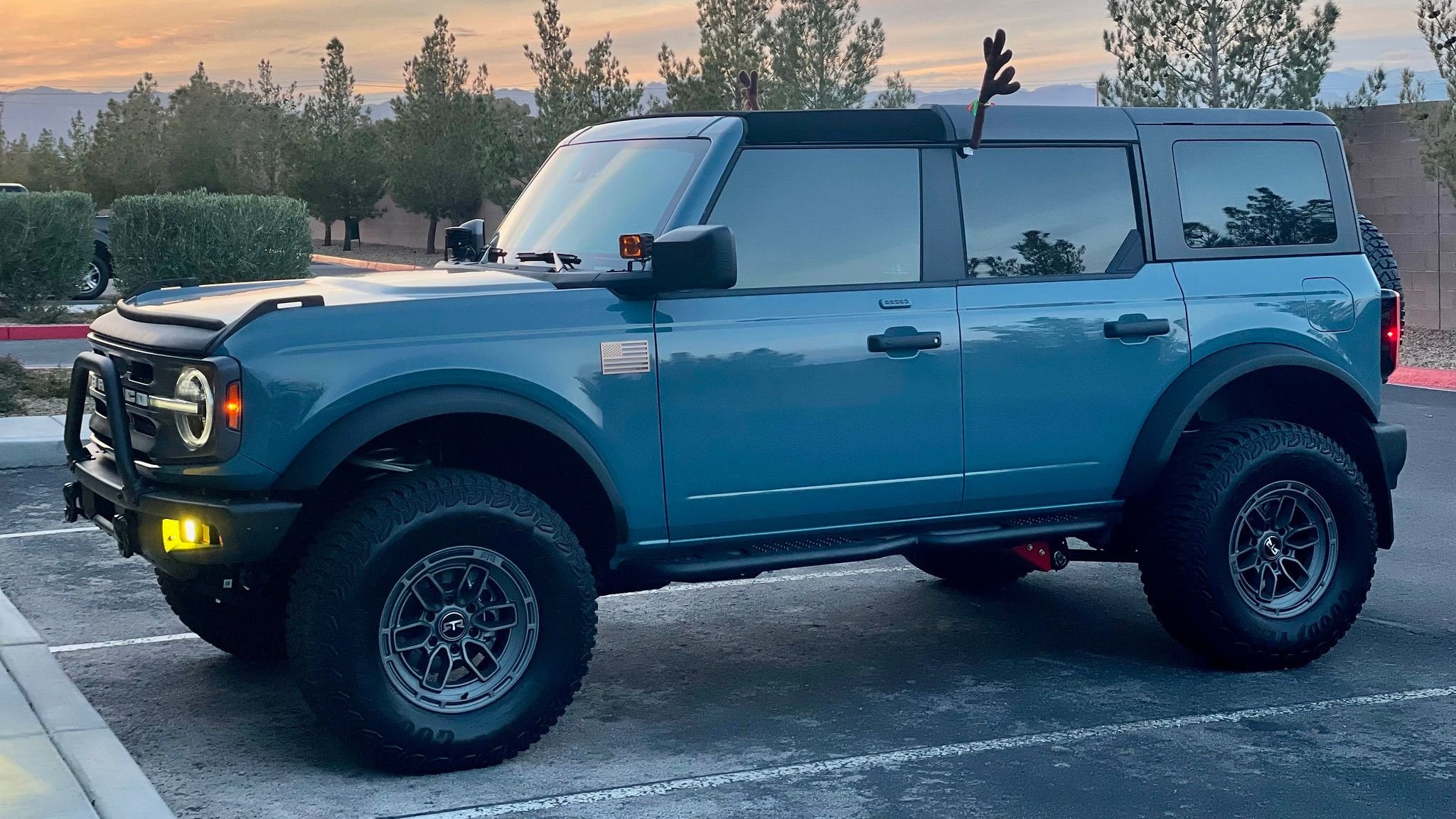 Heavily Modified Bronco Takes Advantage of Booming Market | Ford-trucks