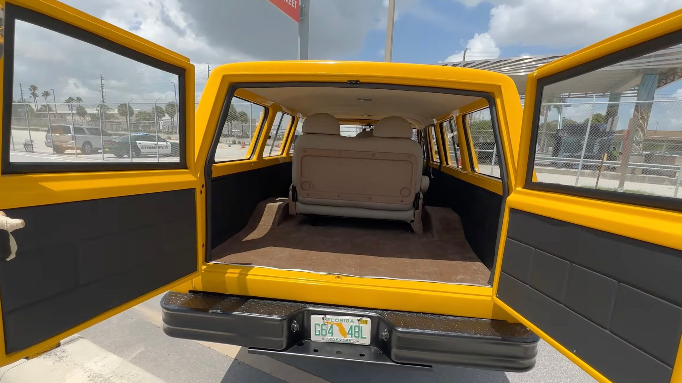 1974 Ford B-250 Is the Cool Family Hauling SUV Alternative | Ford-trucks