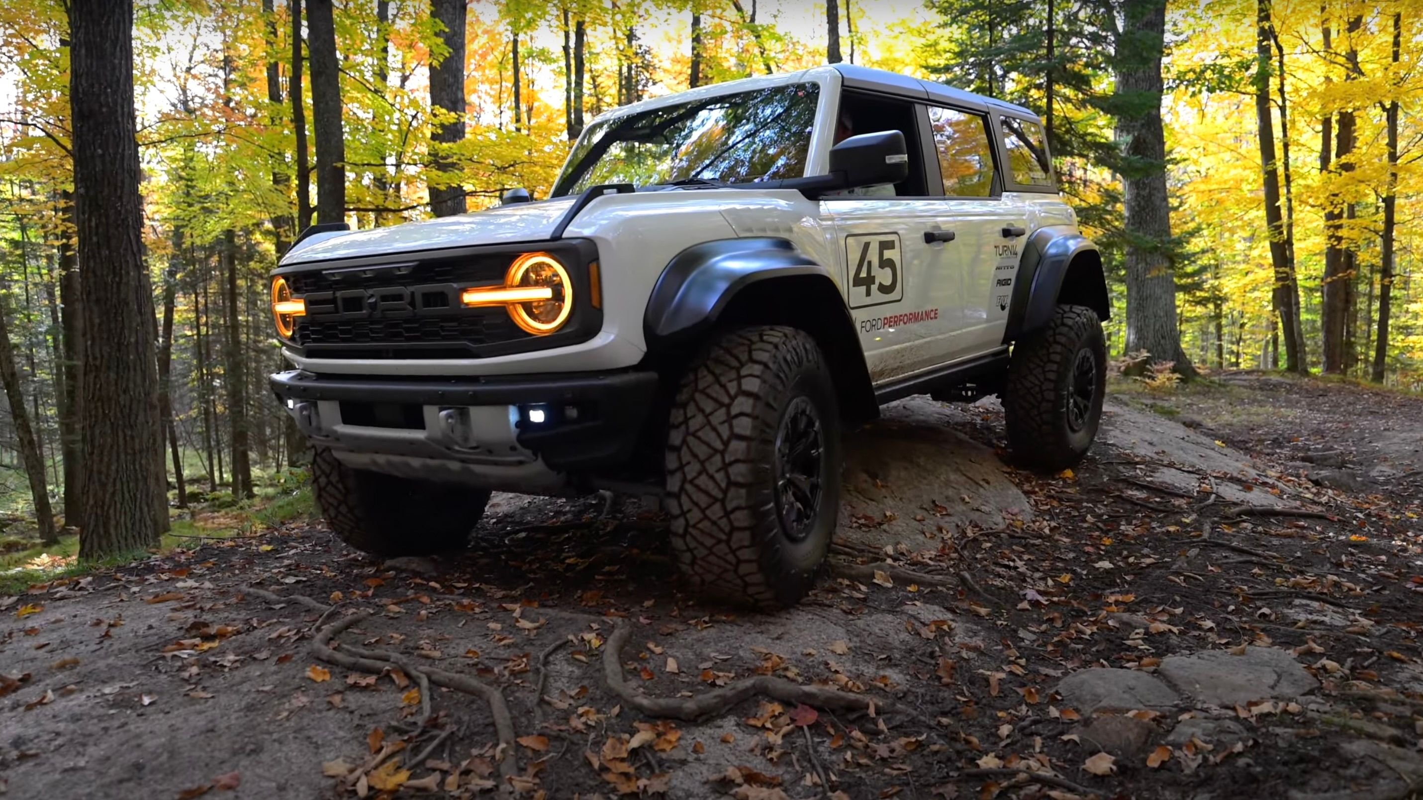 Bronco Raptor Takes On Off-Road Park and Wins | Ford-trucks