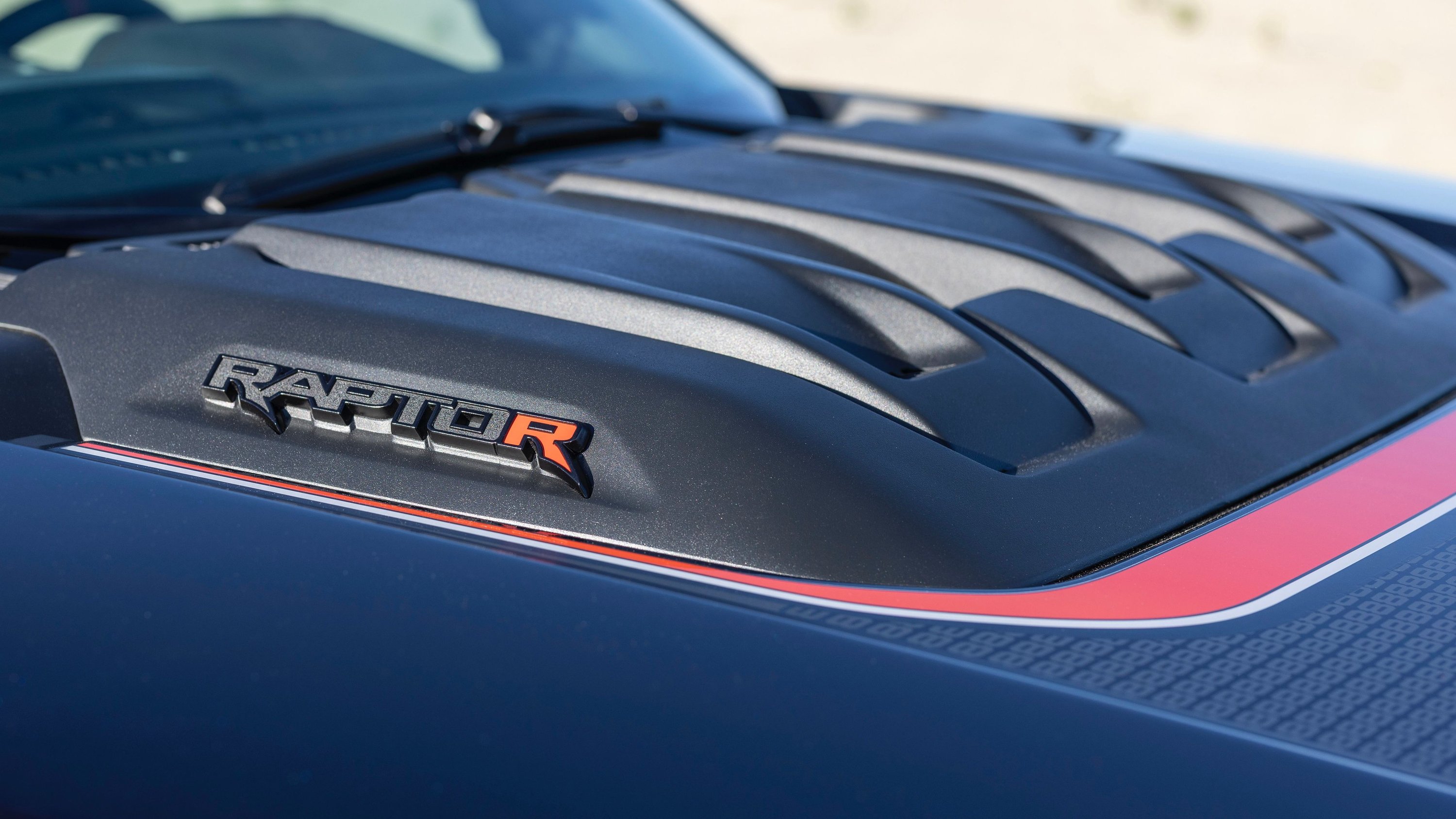 How to Tell the Difference Between Raptor R and Regular Raptor | Ford ...