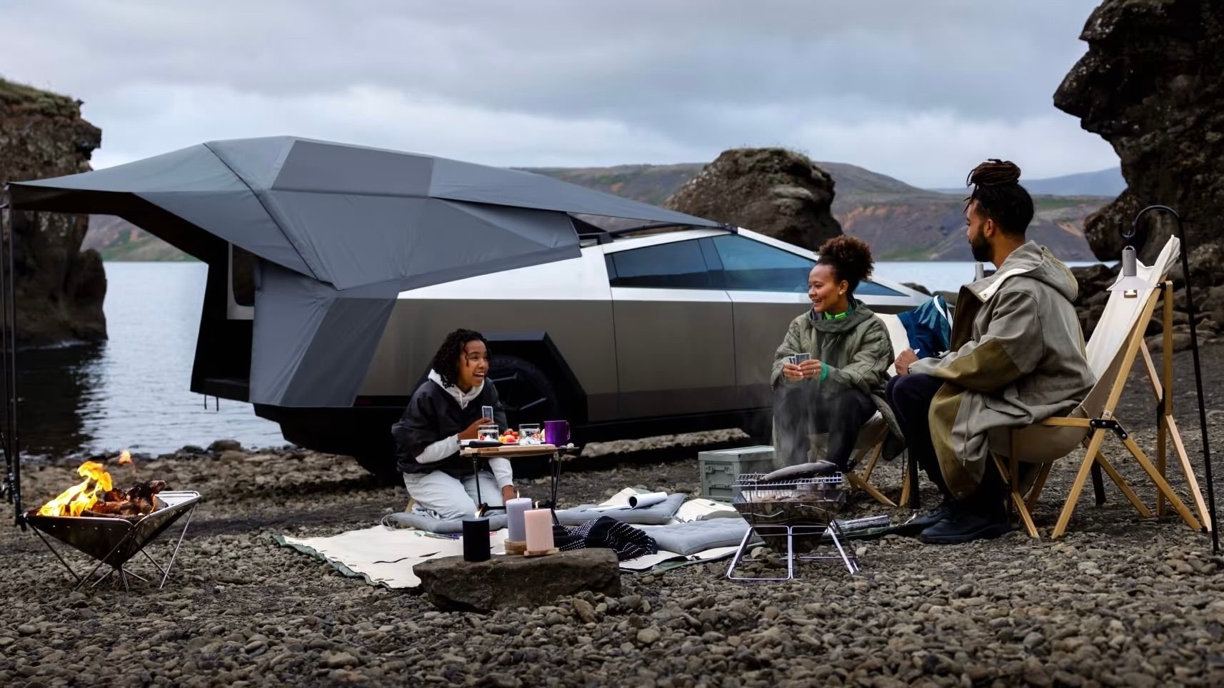 Here's How the Ford F-150 Lightning and Tesla Cybertruck Stack Up ...