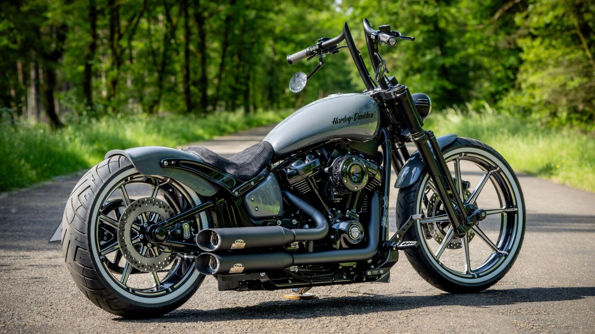 Custom Harley Street Bob Is Chock Full of Pricey Upgrades | Hdforums