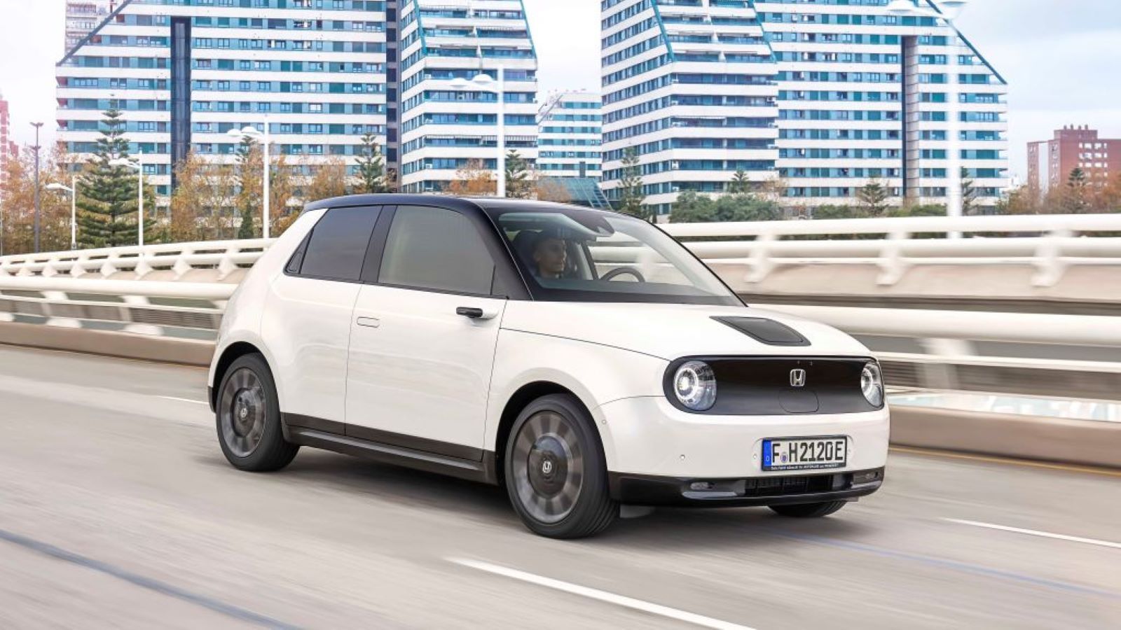 New Honda e EV is Loaded with Cool Features | Honda-tech