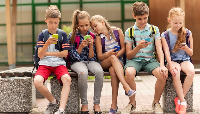 How Can Overuse of Technology Affect Your Child | www.justmommies.com