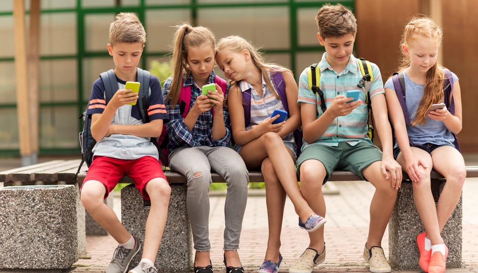 How Can Overuse of Technology Affect Your Child | www.justmommies.com
