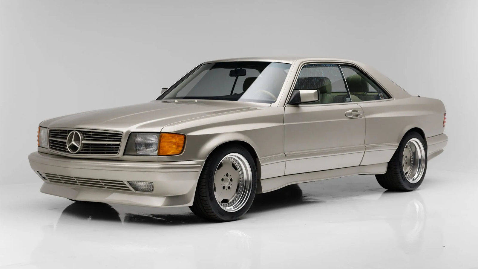 Stunning Mercedes 560 SL Restomod Comes With 6.3 AMG V8 Swap | Mbworld