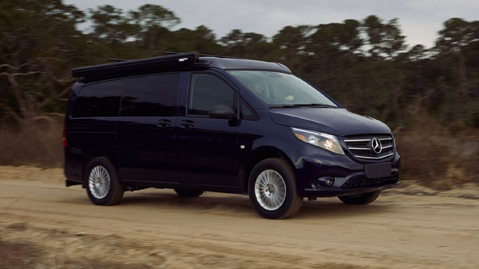 The Weekender Makes Living Out of a Van a Cinch | Mbworld