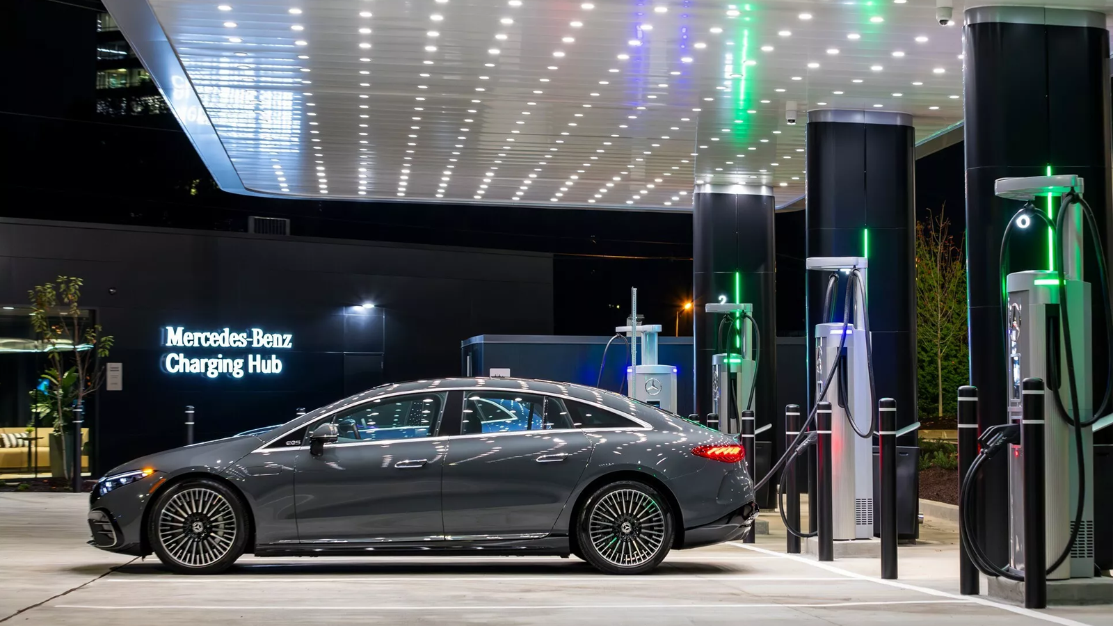 Mercedes Launches First Luxurious Fast Charging Hub in The U.S. | Mbworld