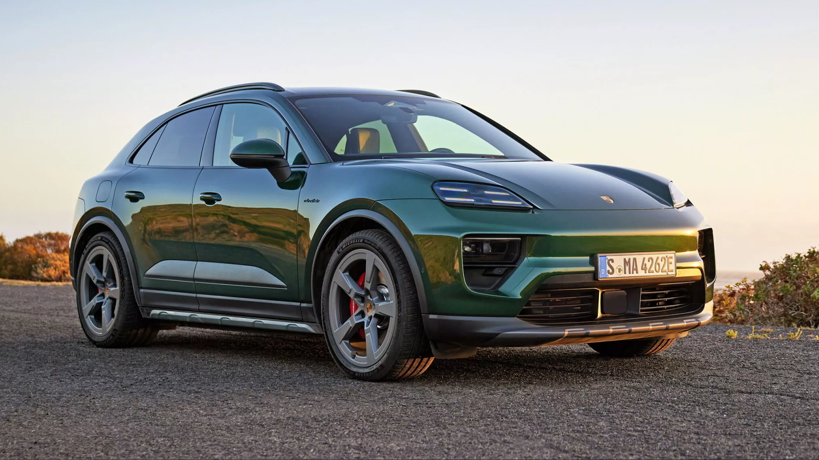 More Trim Levels, Starting Price Revealed For 2025 Porsche Macan | Rennlist