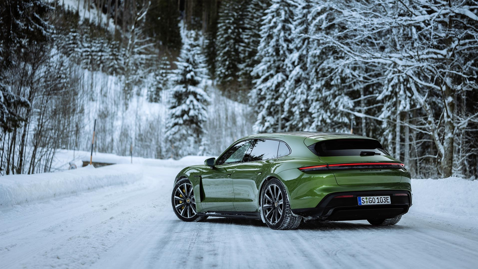 12 Delightful Porsche Wallpapers For The Snowy Season | Rennlist