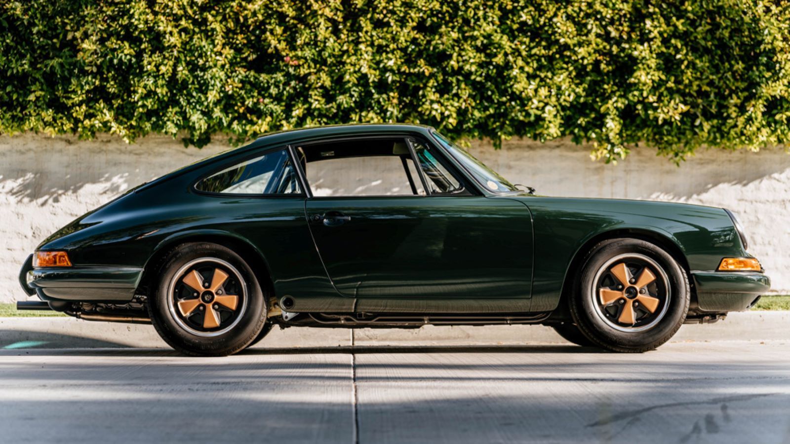 Workshop 5001 Transforms Vintage 911 Into Modern Sleeper | Rennlist