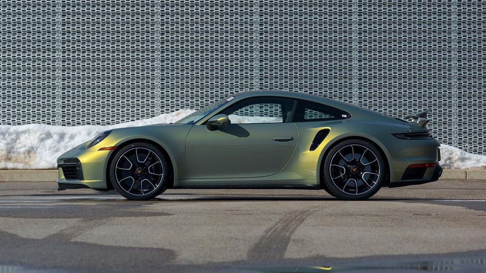 Toss Down $99K and Get the Chromaflair Paint Job | Rennlist