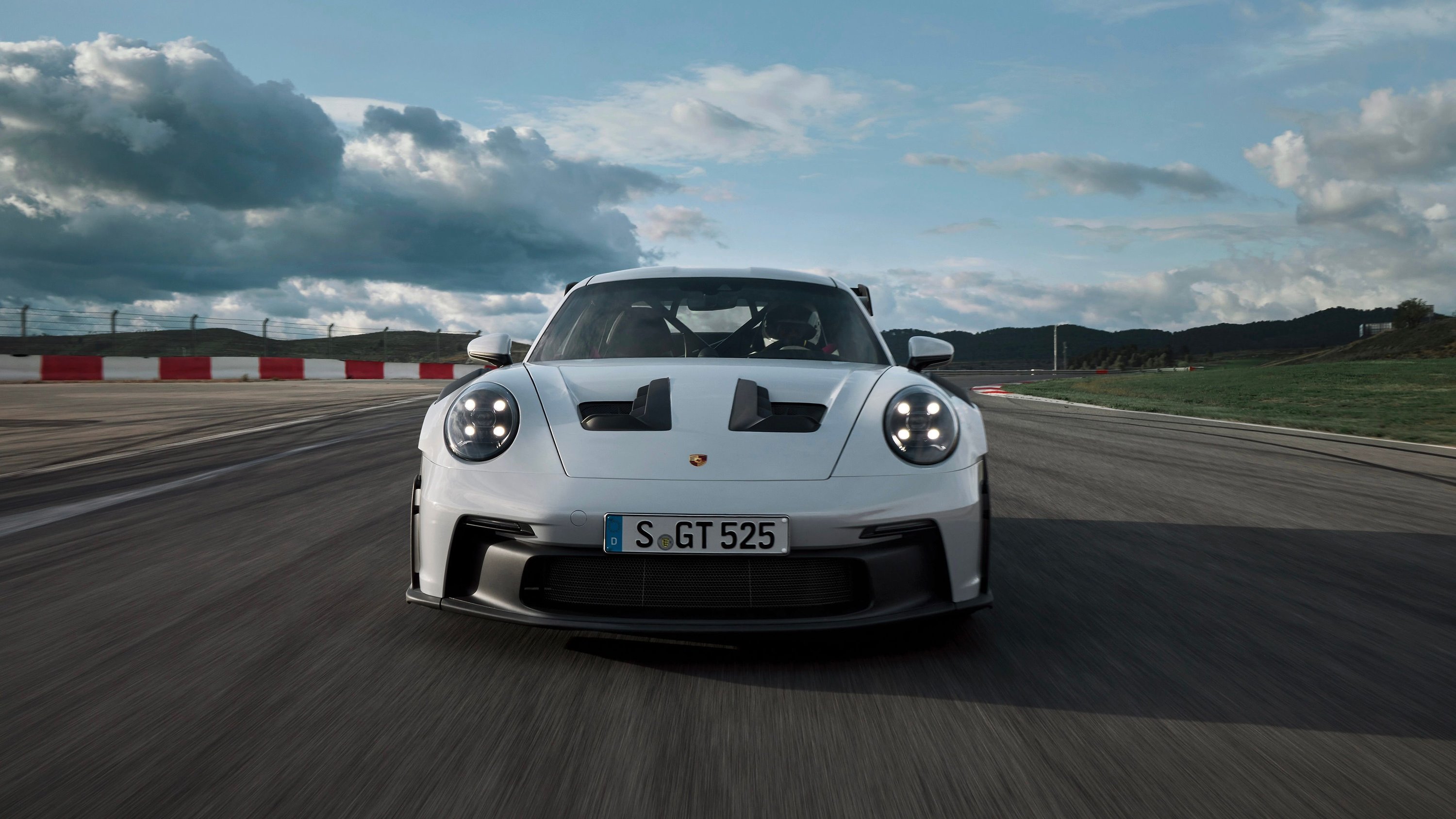 Chris Harris Blown Away By the 992 911 GT3 RS | Rennlist