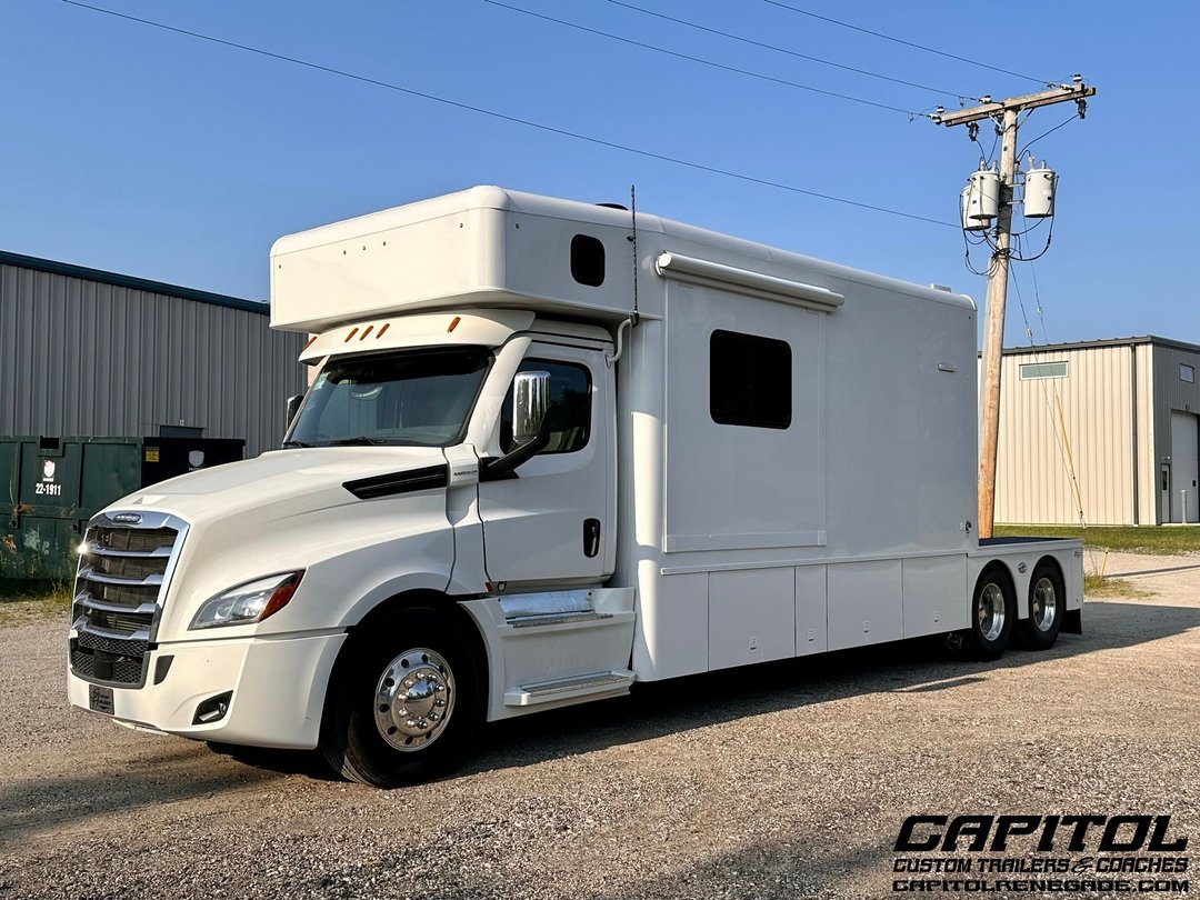 2024 Showhauler 17' Box Tadnem Toterhome for Sale in Beltsville , MD ...
