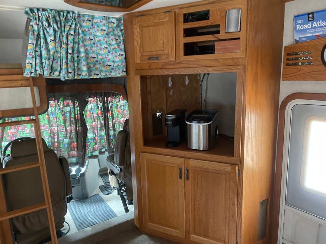 2004 Freightliner with 2005 Pacemaker Stacker Trailer for Sale in ...