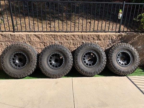 Method Bead Lock Wheels 5x5.5 17x10 with 37" Nitto grap for Sale in ...