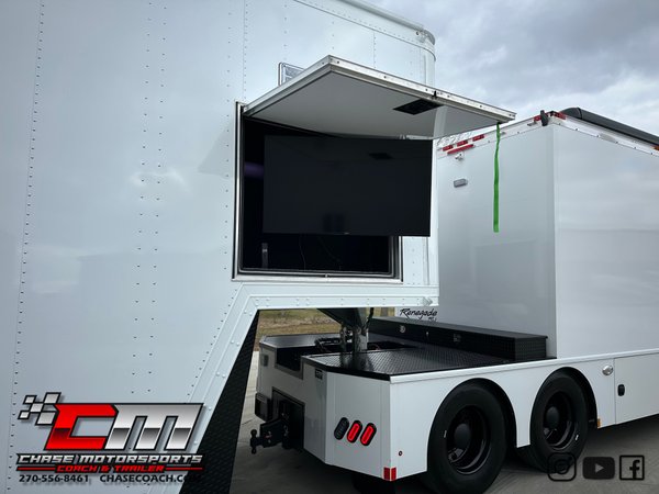 2022 Featherlite Lift Gate 44' Screw Gate Trailer for Sale in Paducah ...