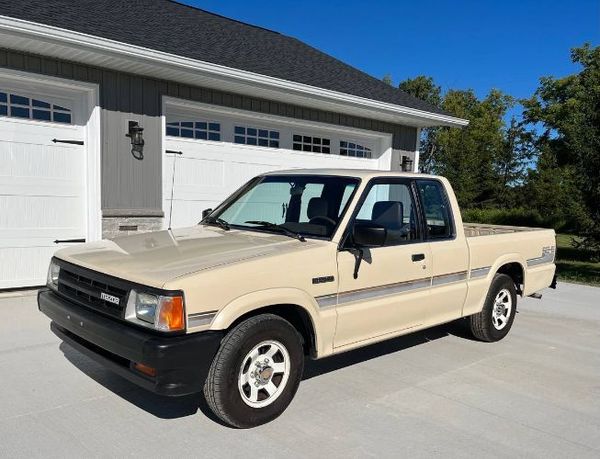 1988 Mazda B2200 for Sale in Cadillac, MI | RacingJunk