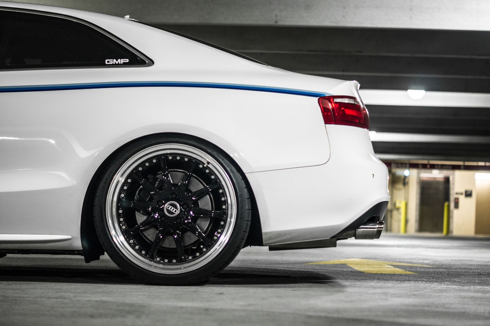 20x9.0 RH AK-Phoenix 3-Piece Wheels with 265x30x20 Michelin Pilot Super ...