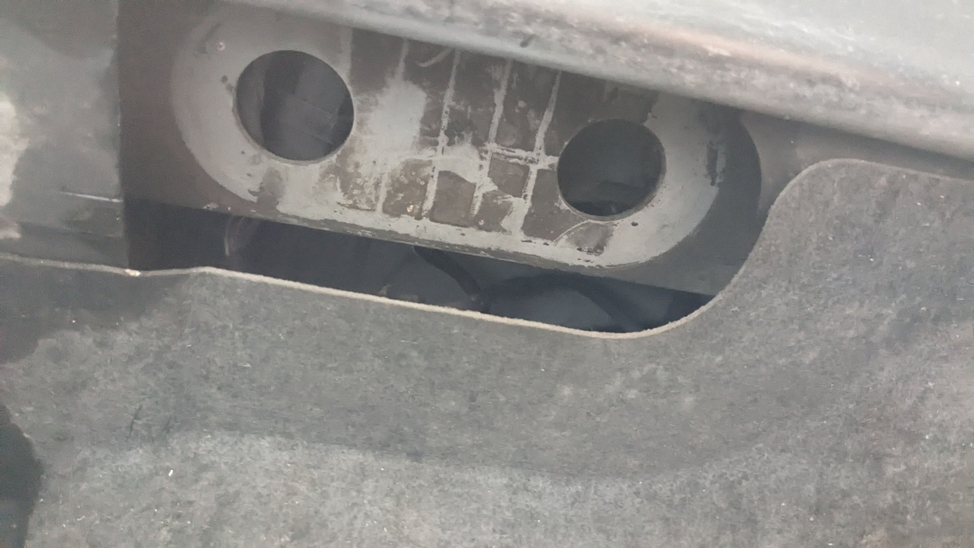 Rear Jack Point Bracket - missing! - AudiWorld Forums