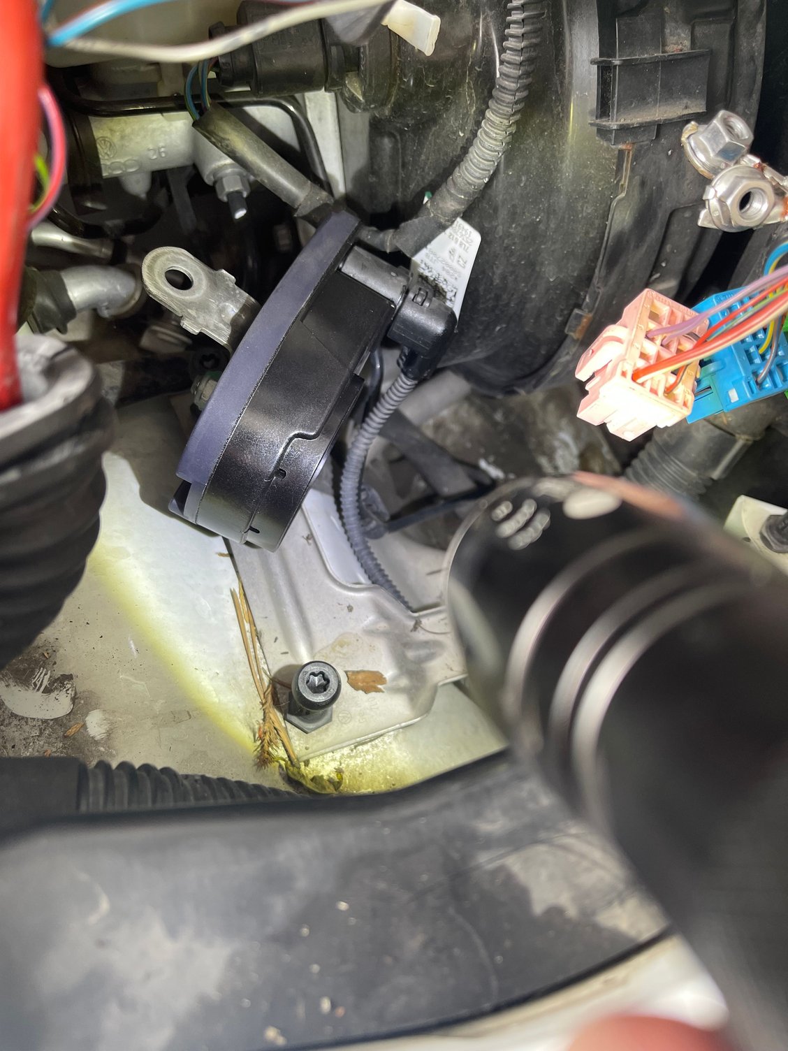 2010 Q7 TDI Alarm Siren replacement - AudiWorld Forums