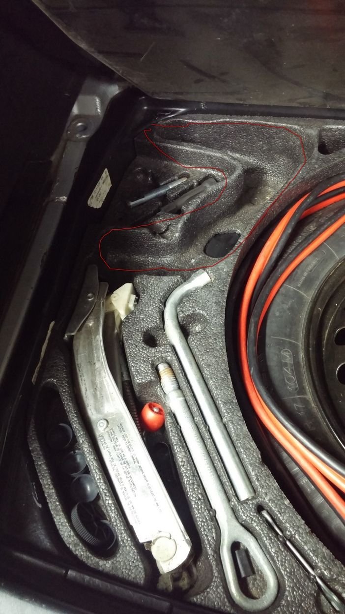what goes here, in the trunk tool holder next to the spare? - AudiWorld ...