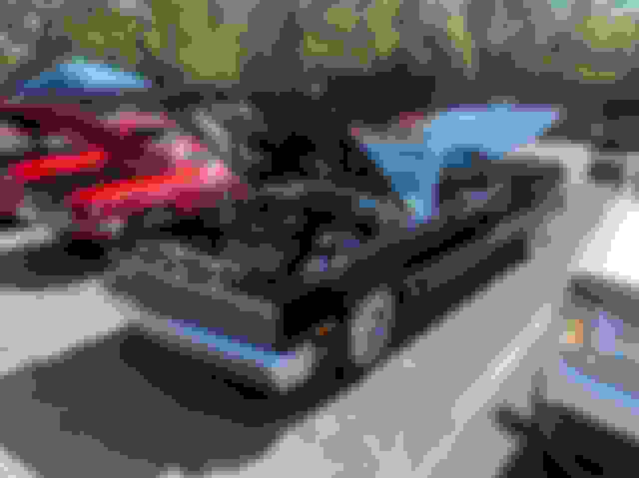 Custom C8 Hood? This C8 looked pretty modded on the outside + bunch of ...